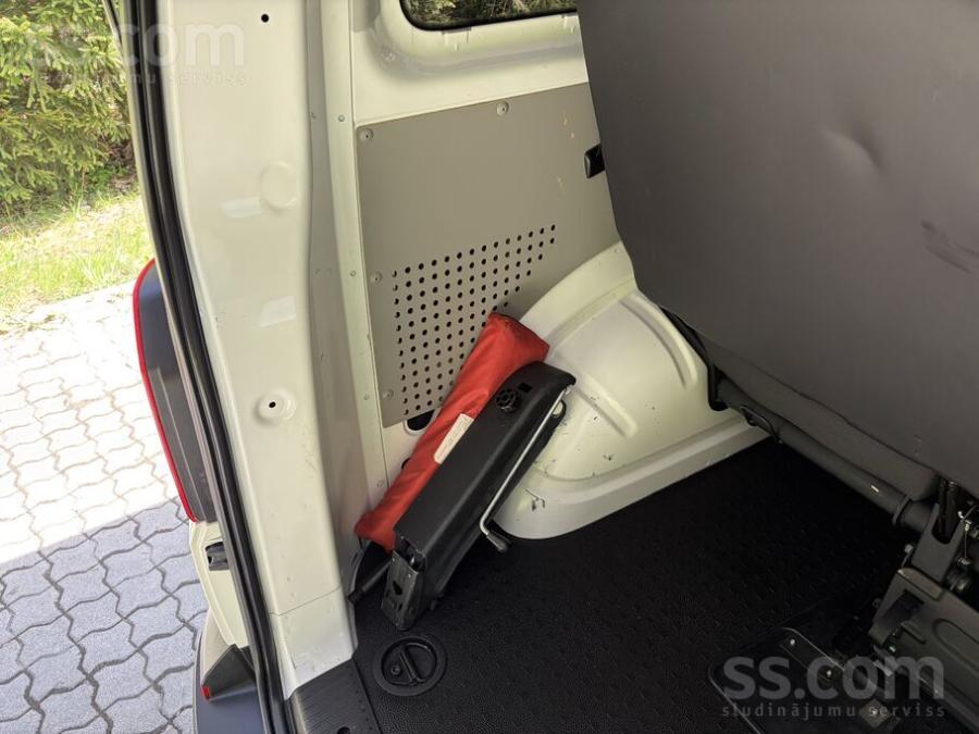 Balts Volkswagen T6 2017 Ogre, ar dzinēja tilpumu 2.00 L un nobraukumu 0 tūkst. km par 12000 €, foto 13 vietnē AUTOMOTO.COM.LV