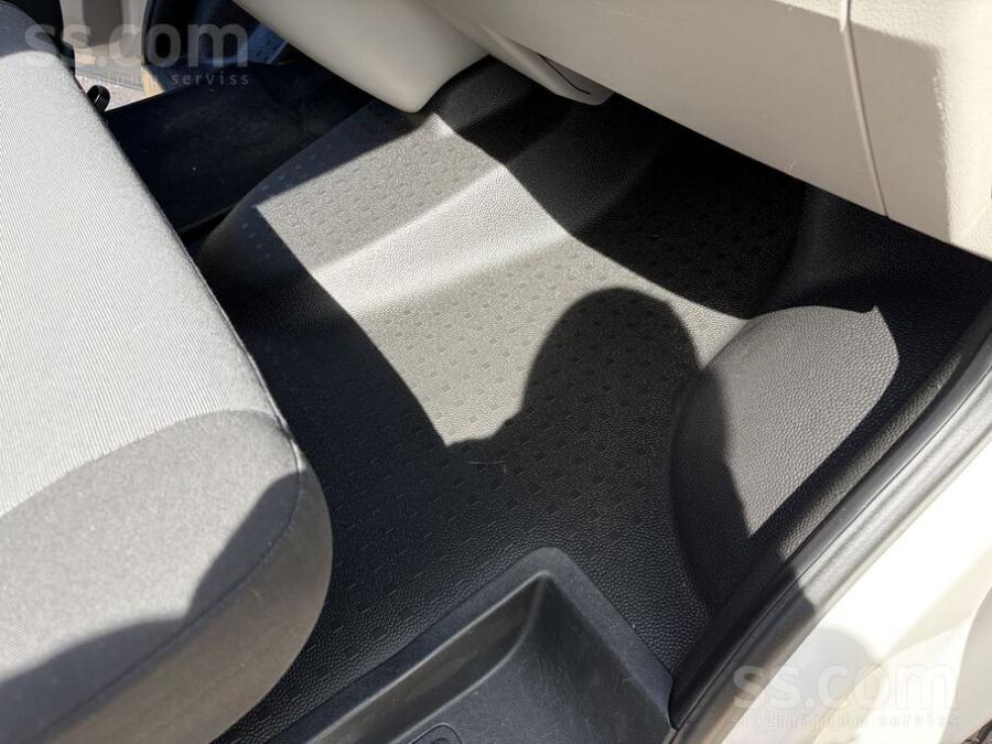 Balts Volkswagen T6 2017 Ogre, ar dzinēja tilpumu 2.00 L un nobraukumu 0 tūkst. km par 12000 €, foto 18 vietnē AUTOMOTO.COM.LV