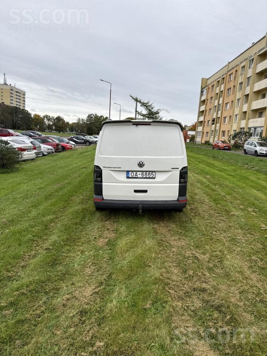 Balts Volkswagen T6 2019 Rīga, ar dzinēja tilpumu 2.00 L un nobraukumu 276 tūkst. km par 14500 €, foto 1 vietnē AUTOMOTO.COM.LV