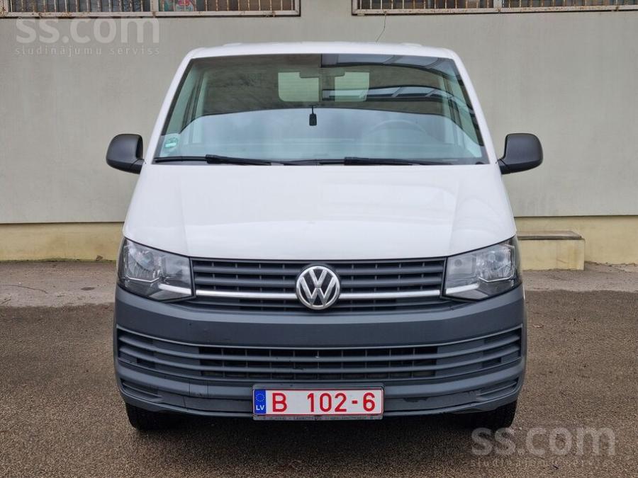 Balts Volkswagen T6 2018 Ogre, ar dzinēja tilpumu 2.00 L un nobraukumu 296 tūkst. km par 10950 €, foto 3 vietnē AUTOMOTO.COM.LV