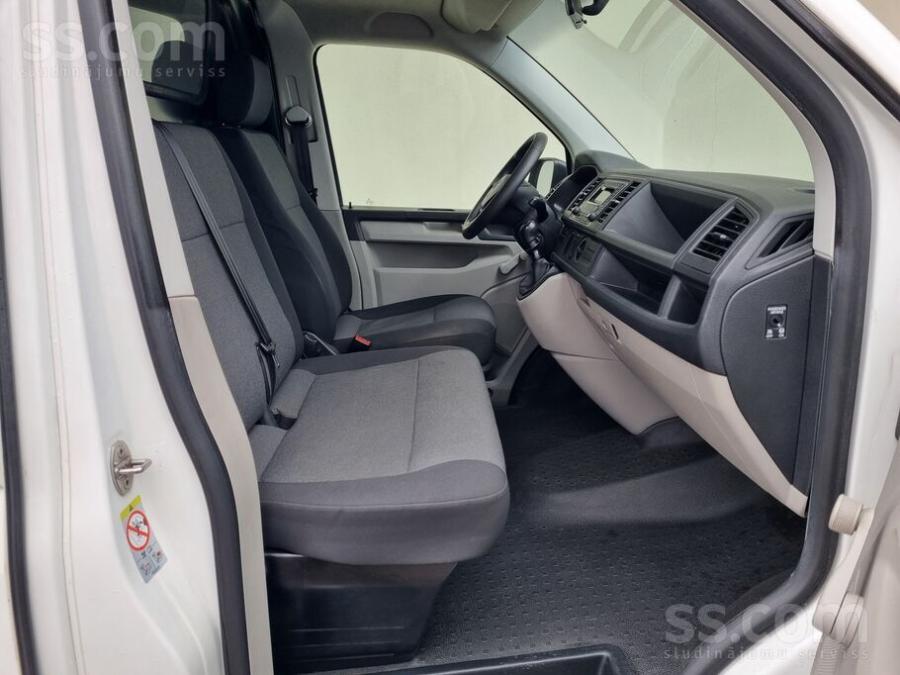 Balts Volkswagen T6 2018 Ogre, ar dzinēja tilpumu 2.00 L un nobraukumu 296 tūkst. km par 10950 €, foto 10 vietnē AUTOMOTO.COM.LV