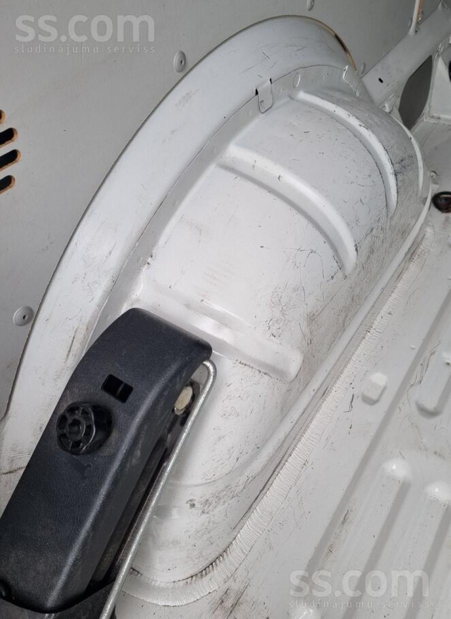Balts Volkswagen T6 2018 Ogre, ar dzinēja tilpumu 2.00 L un nobraukumu 296 tūkst. km par 10950 €, foto 19 vietnē AUTOMOTO.COM.LV