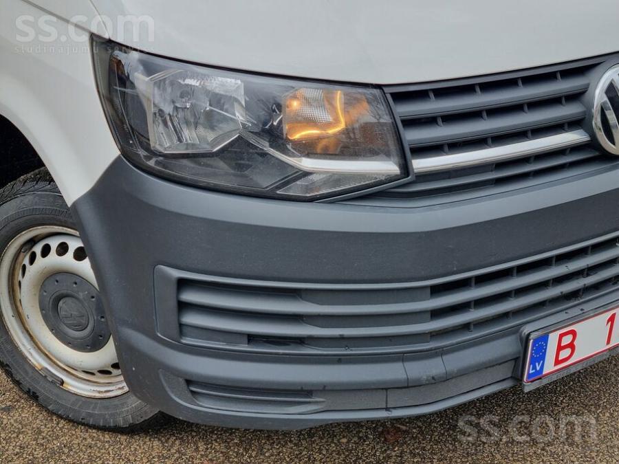 Balts Volkswagen T6 2018 Ogre, ar dzinēja tilpumu 2.00 L un nobraukumu 296 tūkst. km par 10950 €, foto 26 vietnē AUTOMOTO.COM.LV