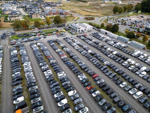Black Volkswagen Taigo 2022 in Kaunas, with an engine capacity of 1.00 L and mileage of 28 thousand km for 23113 €, photo 14 on AUTOMOTO.COM.LV