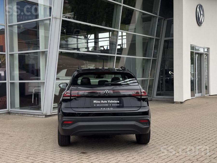 Melns Volkswagen Taigo 2022 Valmiera, ar dzinēja tilpumu 1.00 L un nobraukumu 45 tūkst. km par 16900 €, foto 6 vietnē AUTOMOTO.COM.LV