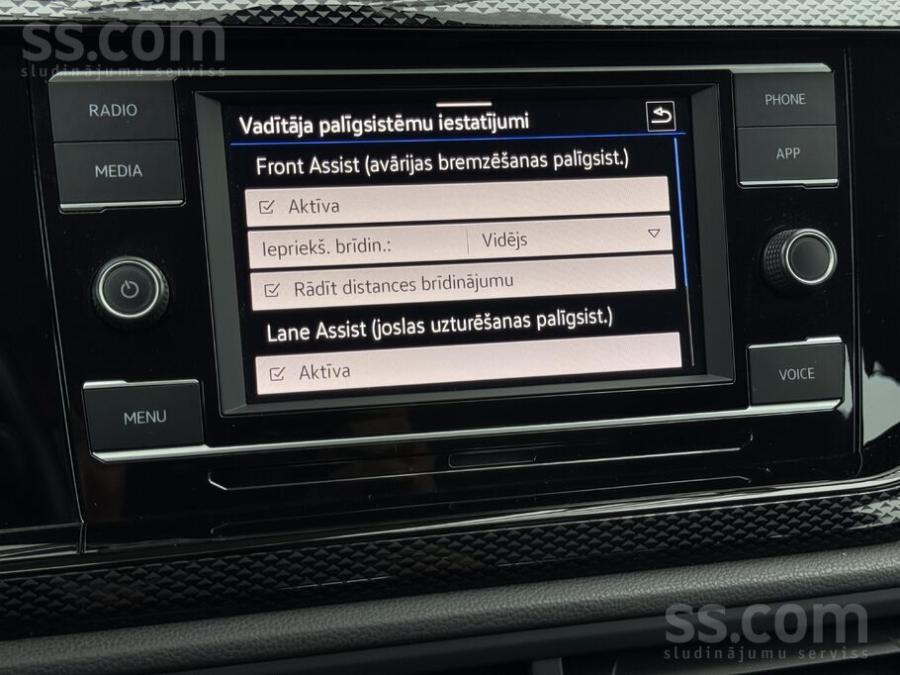Melns Volkswagen Taigo 2022 Valmiera, ar dzinēja tilpumu 1.00 L un nobraukumu 45 tūkst. km par 16900 €, foto 14 vietnē AUTOMOTO.COM.LV