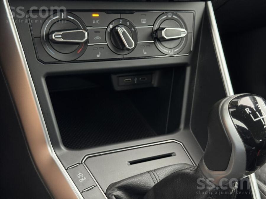 Melns Volkswagen Taigo 2022 Valmiera, ar dzinēja tilpumu 1.00 L un nobraukumu 45 tūkst. km par 16900 €, foto 18 vietnē AUTOMOTO.COM.LV