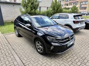 Melns Volkswagen Taigo 2023 Kauņa, ar dzinēja tilpumu 1.00 L un nobraukumu 50 tūkst. km par 20500 €, foto  vietnē AUTOMOTO.COM.LV