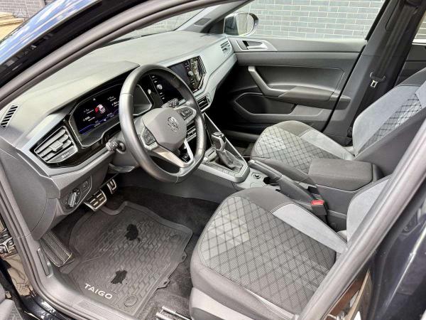 Black Volkswagen Taigo 2023 in Kaunas, with an engine capacity of 1.00 L and mileage of 50 thousand km for 20500 €, photo 8 on AUTOMOTO.COM.LV