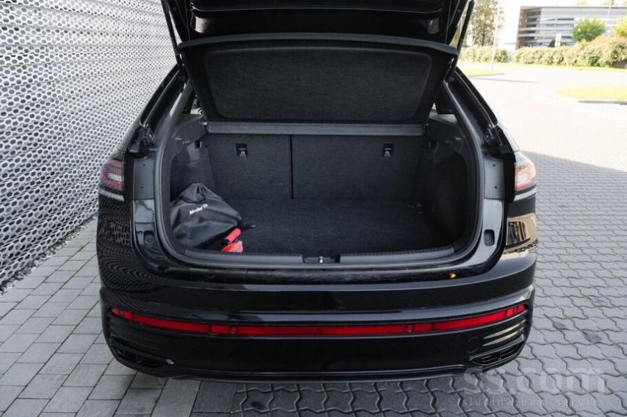 Black Volkswagen Taigo 2023 in Riga, with an engine capacity of 1.50 L and mileage of 51 thousand km for 24850 €, photo 25 on AUTOMOTO.COM.LV