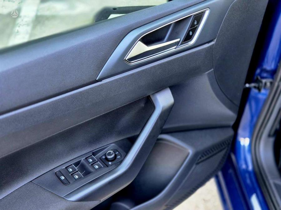 Zils Volkswagen Taigo 2025 Viļņa, ar dzinēja tilpumu 1.50 L un nobraukumu 28 tūkst. km par 21175 €, foto 32 vietnē AUTOMOTO.COM.LV