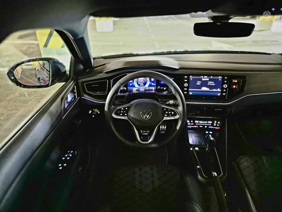 Zils Volkswagen Taigo 2025 Viļņa, ar dzinēja tilpumu 1.50 L un nobraukumu 28 tūkst. km par 21175 €, foto 42 vietnē AUTOMOTO.COM.LV