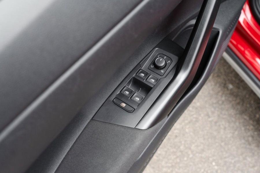 Volkswagen Taigo 2023 in Riga, with an engine capacity of 1.00 L and mileage of 97 thousand km for 17500 €, photo 9 on AUTOMOTO.COM.LV