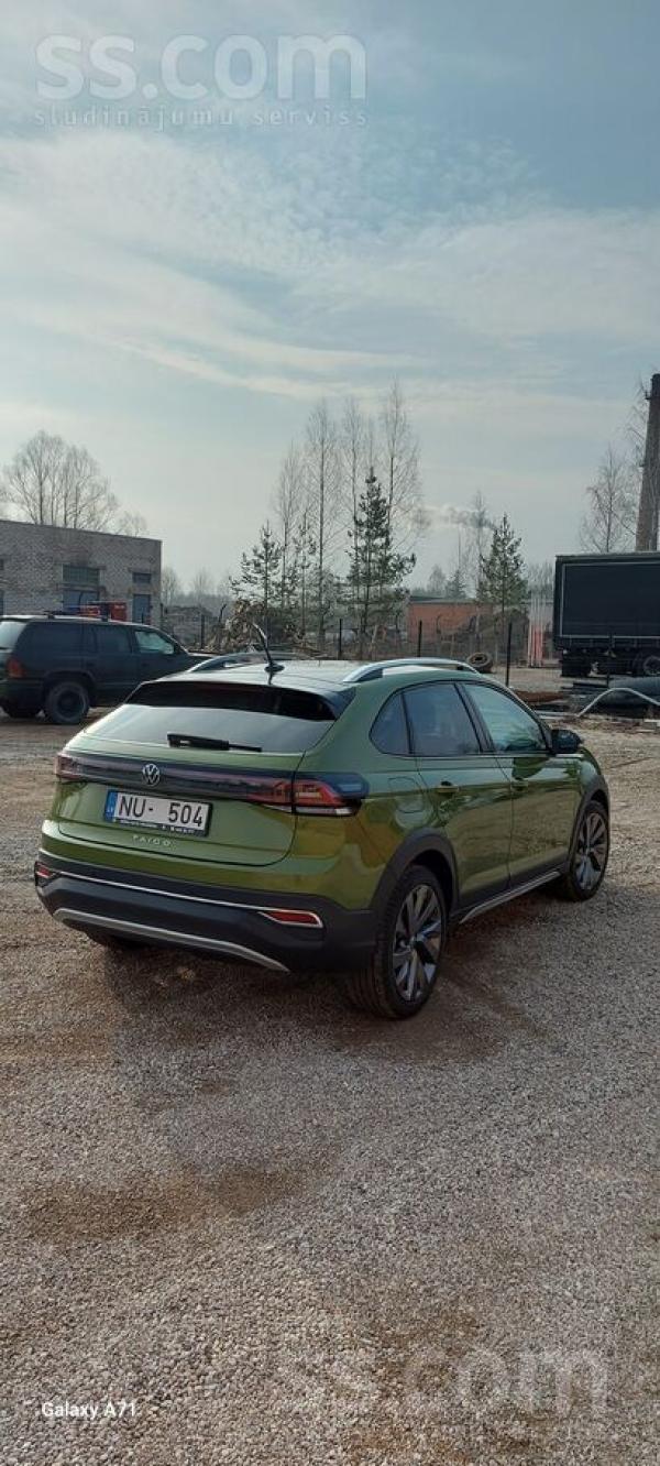 Zaļš Volkswagen Taigo 2024 Cēsis, ar dzinēja tilpumu 1.00 L un nobraukumu 21 tūkst. km par 19900 €, foto 3 vietnē AUTOMOTO.COM.LV