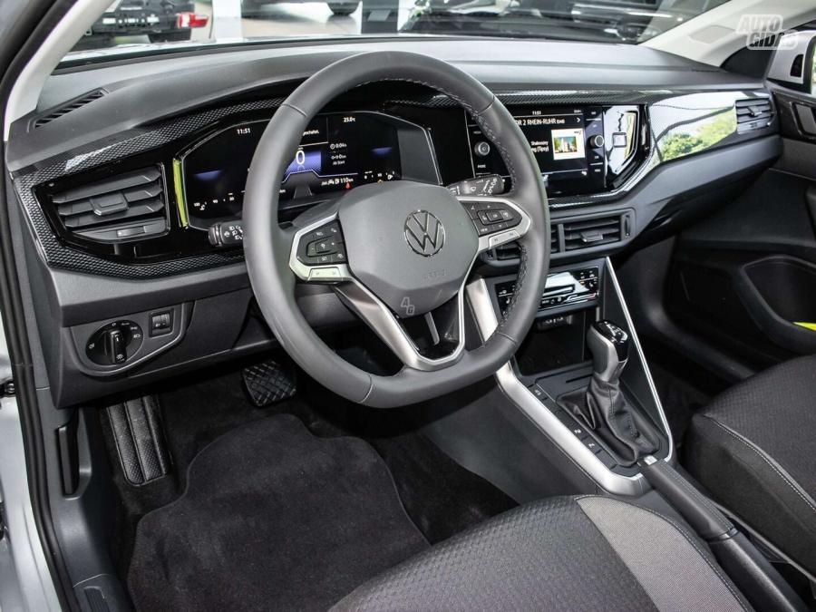 Pelēks Volkswagen Taigo 2025 Kauņa, ar dzinēja tilpumu 1.00 L un nobraukumu 10 tūkst. km par 33008 €, foto 6 vietnē AUTOMOTO.COM.LV