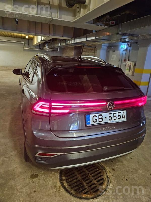 Pelēks Volkswagen Taigo 2022 Rīga, ar dzinēja tilpumu 1.00 L un nobraukumu 64 tūkst. km par 17500 €, foto 3 vietnē AUTOMOTO.COM.LV