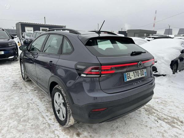 Pelēks Volkswagen Taigo 2022 Viļņa, ar dzinēja tilpumu 1.00 L un nobraukumu 167 tūkst. km par 15124 €, foto 4 vietnē AUTOMOTO.COM.LV