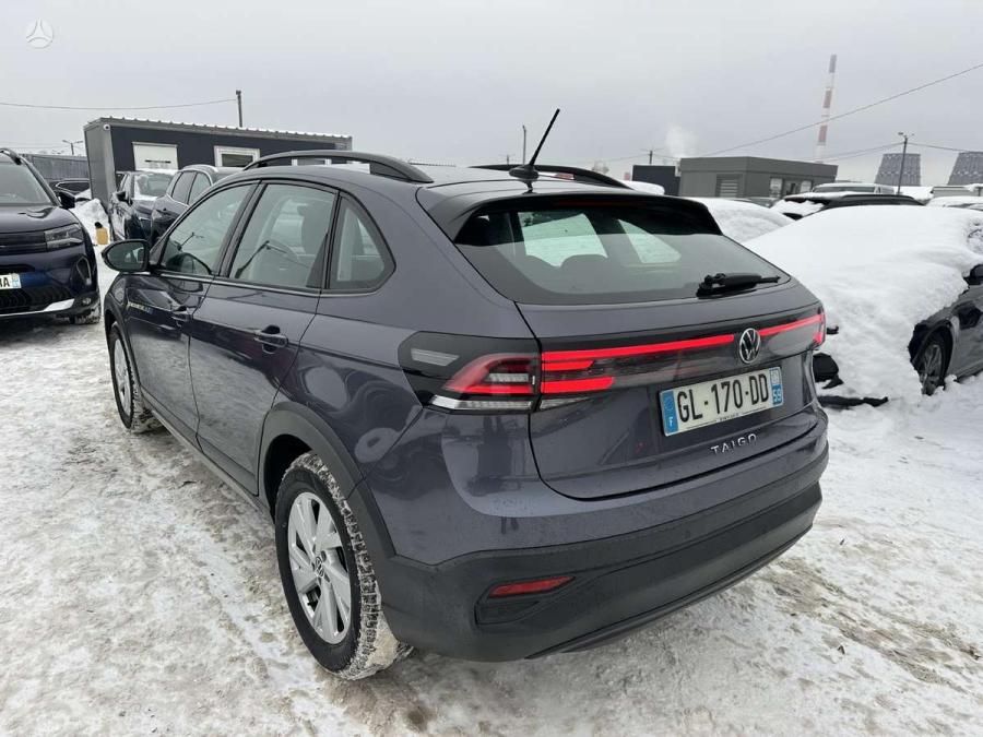 Grey Volkswagen Taigo 2022 in Vilnius, with an engine capacity of 1.00 L and mileage of 167 thousand km for 15124 €, photo 4 on AUTOMOTO.COM.LV