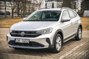 Pelēks Volkswagen Taigo 2022 Rīga, ar dzinēja tilpumu 1.00 L un nobraukumu 0 tūkst. km par 12990 €, foto  vietnē AUTOMOTO.COM.LV