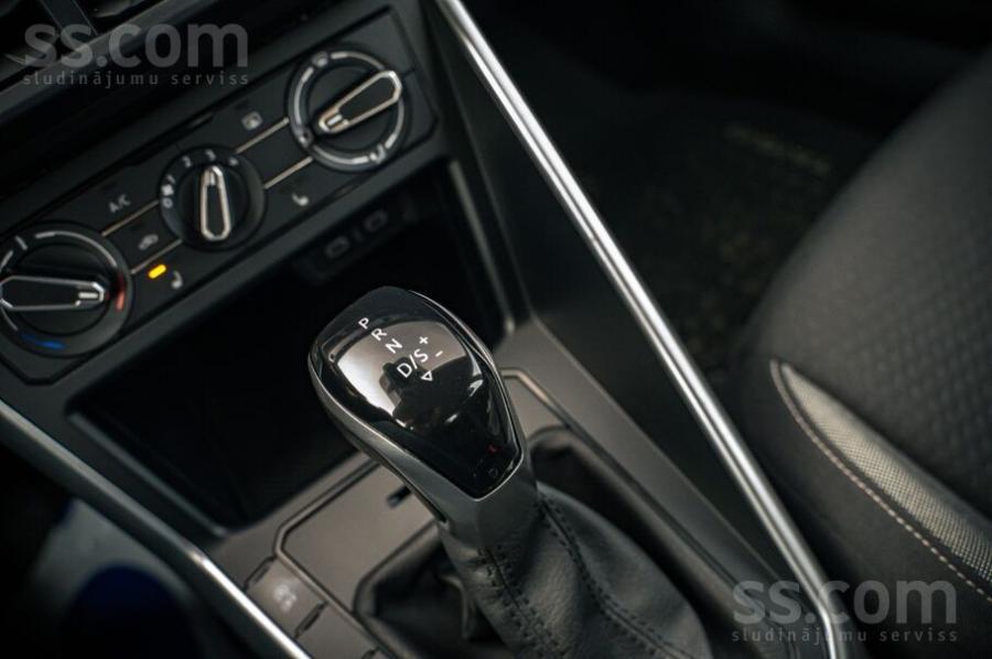 Pelēks Volkswagen Taigo 2022 Rīga, ar dzinēja tilpumu 1.00 L un nobraukumu 0 tūkst. km par 12990 €, foto 17 vietnē AUTOMOTO.COM.LV