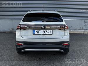 Pelēks Volkswagen Taigo 2022 Rīga, ar dzinēja tilpumu 1.50 L un nobraukumu 79 tūkst. km par 18900 €, foto 5 vietnē AUTOMOTO.COM.LV