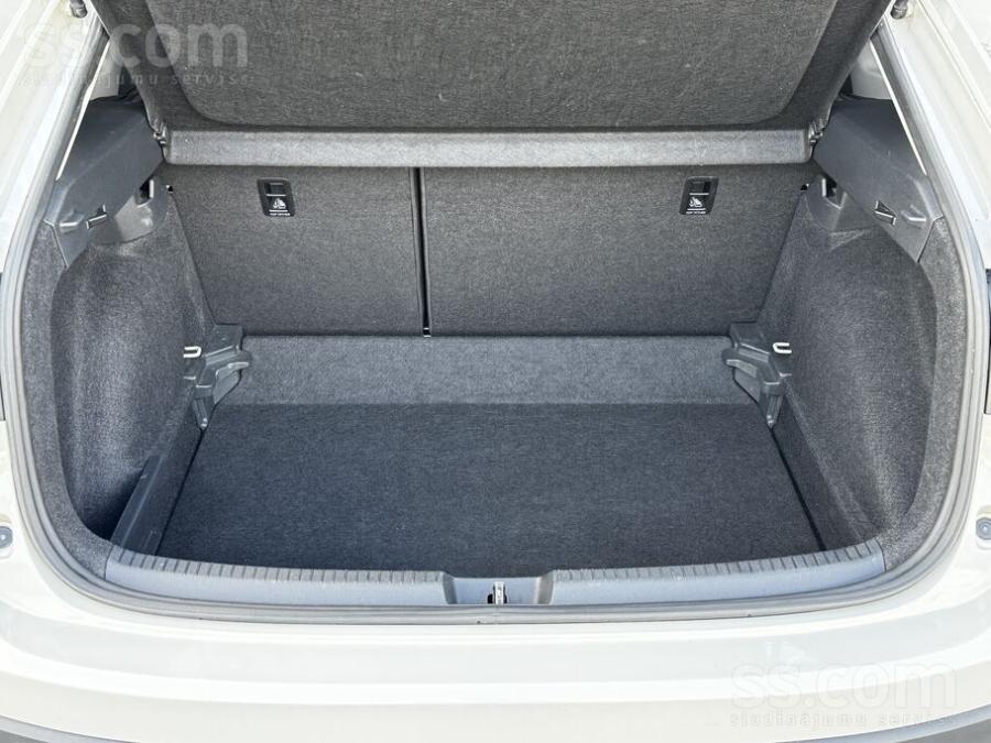 Pelēks Volkswagen Taigo 2022 Rīga, ar dzinēja tilpumu 1.50 L un nobraukumu 79 tūkst. km par 18900 €, foto 26 vietnē AUTOMOTO.COM.LV