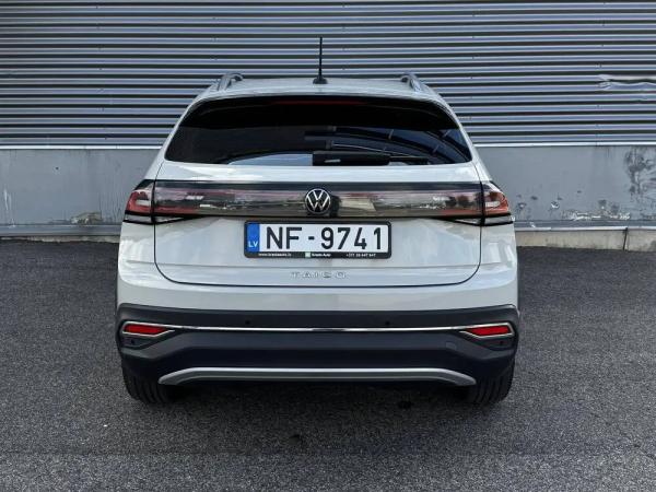 Pelēks Volkswagen Taigo 2022 Rīga, ar dzinēja tilpumu 1.50 L un nobraukumu 79 tūkst. km par 18900 €, foto 4 vietnē AUTOMOTO.COM.LV