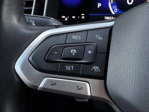 Pelēks Volkswagen Taigo 2022 Rīga, ar dzinēja tilpumu 1.50 L un nobraukumu 79 tūkst. km par 18900 €, foto 23 vietnē AUTOMOTO.COM.LV