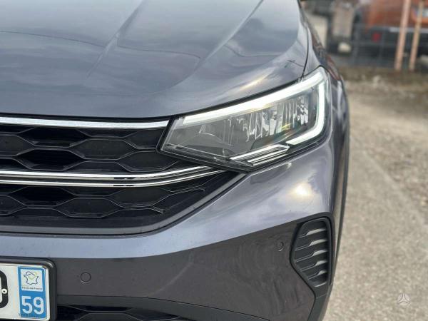 Pelēks Volkswagen Taigo 2022 Viļņa, ar dzinēja tilpumu 1.00 L un nobraukumu 167 tūkst. km par 13672 €, foto 3 vietnē AUTOMOTO.COM.LV