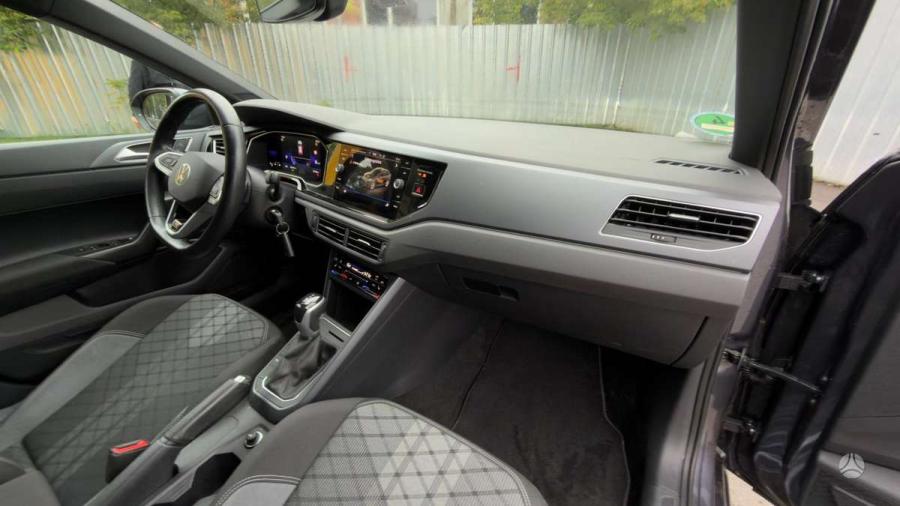 Pelēks Volkswagen Taigo 2022 Kauņa, ar dzinēja tilpumu 1.50 L un nobraukumu 36 tūkst. km par 22385 €, foto 16 vietnē AUTOMOTO.COM.LV