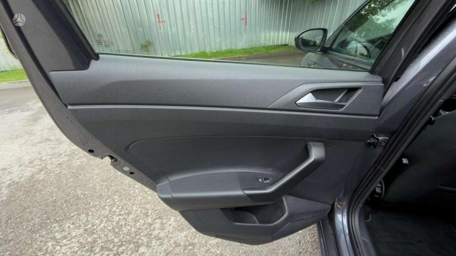 Pelēks Volkswagen Taigo 2022 Kauņa, ar dzinēja tilpumu 1.50 L un nobraukumu 36 tūkst. km par 22385 €, foto 23 vietnē AUTOMOTO.COM.LV