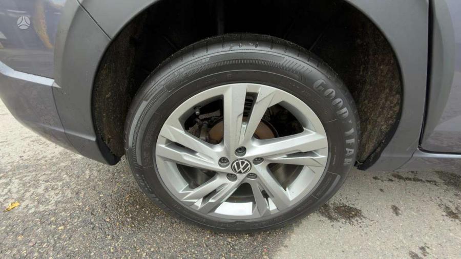 Pelēks Volkswagen Taigo 2022 Kauņa, ar dzinēja tilpumu 1.50 L un nobraukumu 36 tūkst. km par 22385 €, foto 26 vietnē AUTOMOTO.COM.LV