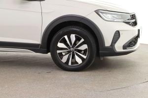 Pelēks Volkswagen Taigo 2023 Kauņa, ar dzinēja tilpumu 1.00 L un nobraukumu 21 tūkst. km par 22379 €, foto 3 vietnē AUTOMOTO.COM.LV