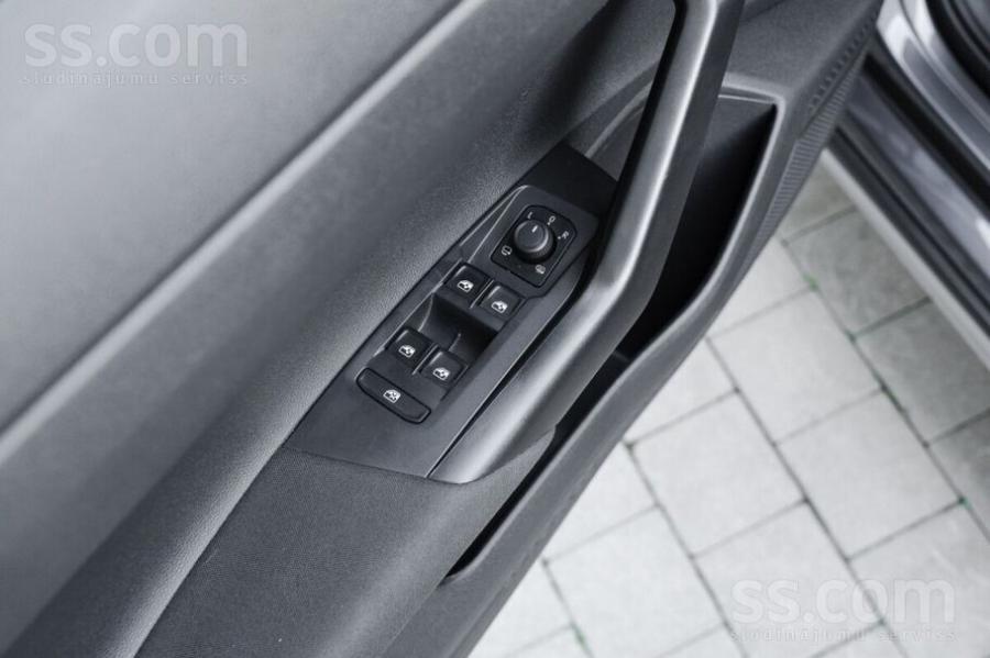 Pelēks Volkswagen Taigo 2023 Rīga, ar dzinēja tilpumu 1.00 L un nobraukumu 60 tūkst. km par 16850 €, foto 9 vietnē AUTOMOTO.COM.LV