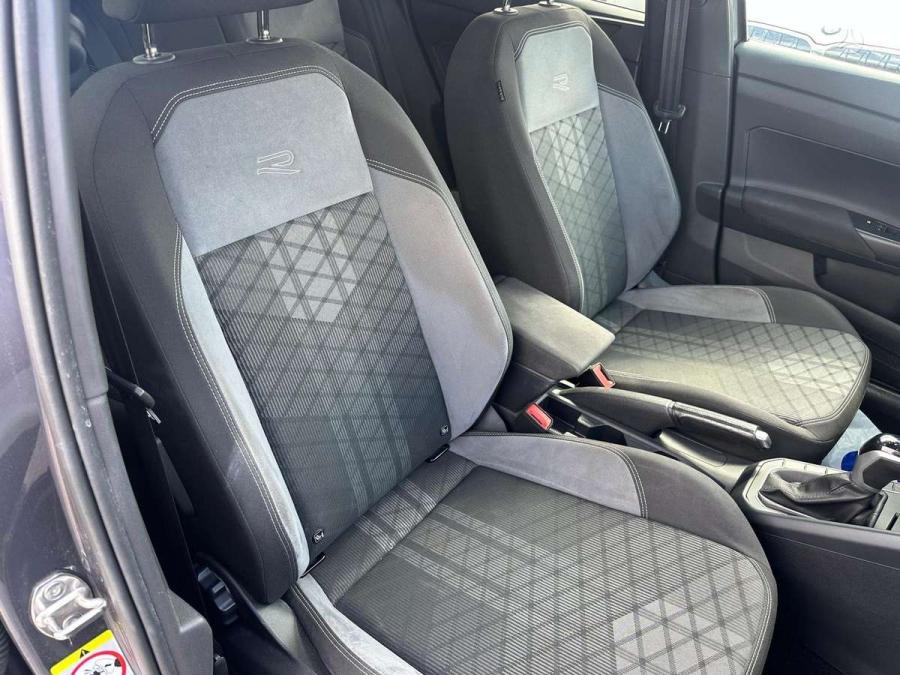 Grey Volkswagen Taigo 2023 in Vilnius, with an engine capacity of 1.50 L and mileage of 186 thousand km for 16890 €, photo 31 on AUTOMOTO.COM.LV
