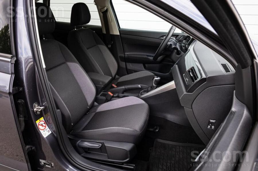 Pelēks Volkswagen Taigo 2024 Rīga, ar dzinēja tilpumu 1.00 L un nobraukumu 20 tūkst. km par 20950 €, foto 7 vietnē AUTOMOTO.COM.LV