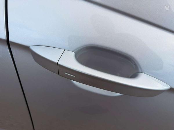 Pelēks Volkswagen Taigo 2025 Kauņa, ar dzinēja tilpumu 1.50 L un nobraukumu 2 tūkst. km par 20650 €, foto 5 vietnē AUTOMOTO.COM.LV