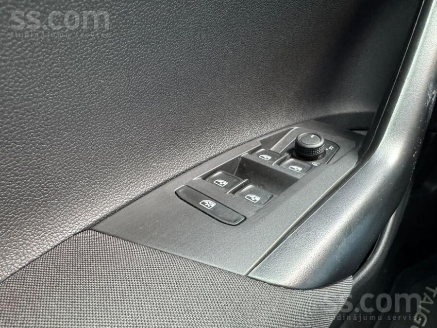 Pelēks Volkswagen Taigo 2022 Rīga, ar dzinēja tilpumu 1.00 L un nobraukumu 48 tūkst. km par 16850 €, foto 16 vietnē AUTOMOTO.COM.LV