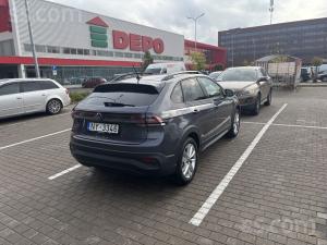 Pelēks Volkswagen Taigo 2024 Rīga, ar dzinēja tilpumu 1.00 L un nobraukumu 10 tūkst. km par 22900 €, foto 3 vietnē AUTOMOTO.COM.LV