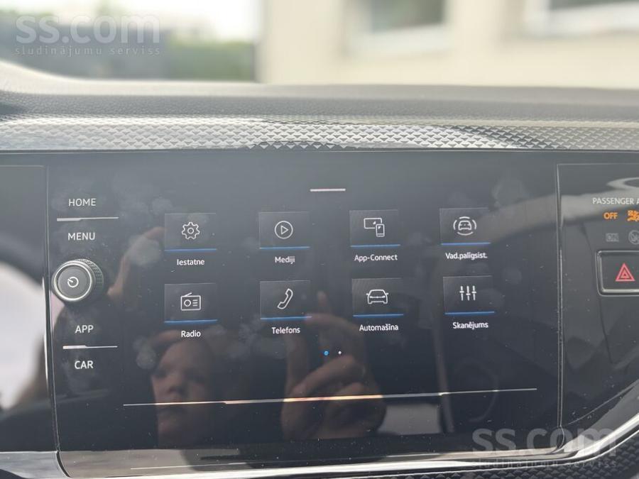 Pelēks Volkswagen Taigo 2024 Rīga, ar dzinēja tilpumu 1.00 L un nobraukumu 10 tūkst. km par 22900 €, foto 6 vietnē AUTOMOTO.COM.LV