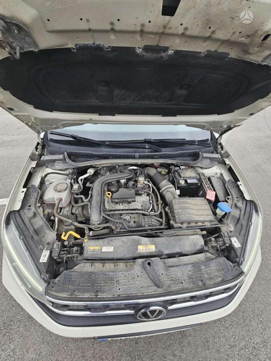 Grey Volkswagen Taigo 2022 in Kaunas, with an engine capacity of 1.00 L and mileage of 231 thousand km for 13100 €, photo 14 on AUTOMOTO.COM.LV