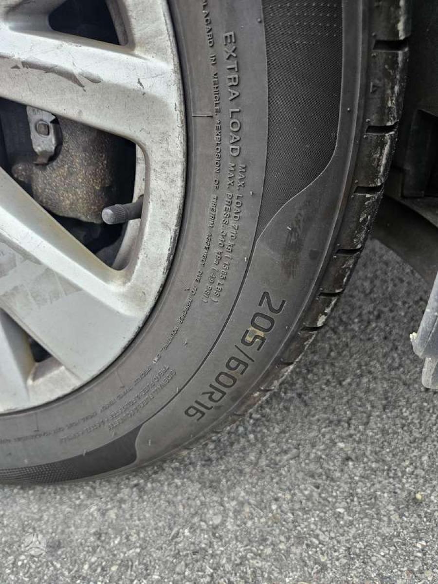 Grey Volkswagen Taigo 2022 in Kaunas, with an engine capacity of 1.00 L and mileage of 231 thousand km for 13100 €, photo 17 on AUTOMOTO.COM.LV