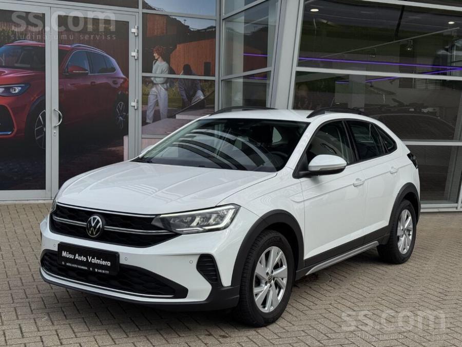 White Volkswagen Taigo 2022 in Valmiera, with an engine capacity of 1.00 L and mileage of 76 thousand km for 16500 €, photo 4 on AUTOMOTO.COM.LV