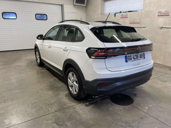 White Volkswagen Taigo 2022 in Marijampole, with an engine capacity of 1.00 L and mileage of 182 thousand km for 14399 €, photo 6 on AUTOMOTO.COM.LV