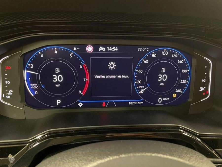 White Volkswagen Taigo 2022 in Marijampole, with an engine capacity of 1.00 L and mileage of 182 thousand km for 14399 €, photo 11 on AUTOMOTO.COM.LV
