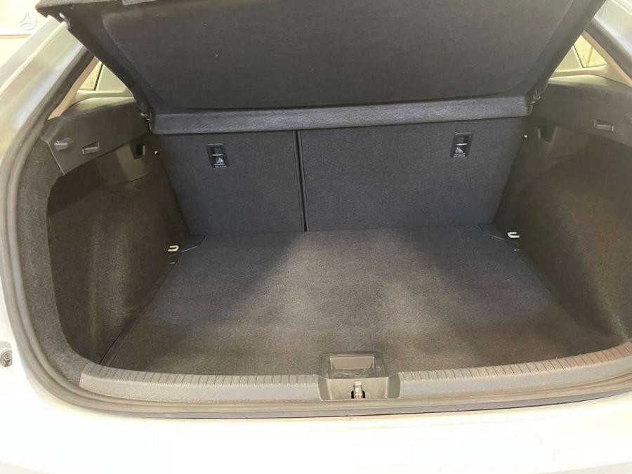White Volkswagen Taigo 2022 in Marijampole, with an engine capacity of 1.00 L and mileage of 182 thousand km for 14399 €, photo 17 on AUTOMOTO.COM.LV