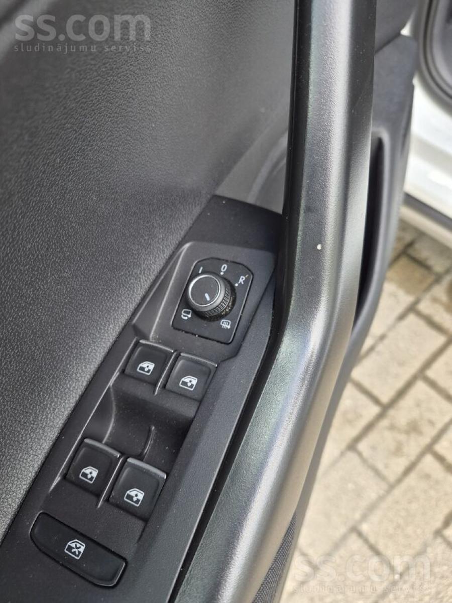 Balts Volkswagen Taigo 2023 Rīga, ar dzinēja tilpumu 1.00 L un nobraukumu 64 tūkst. km par 17300 €, foto 11 vietnē AUTOMOTO.COM.LV