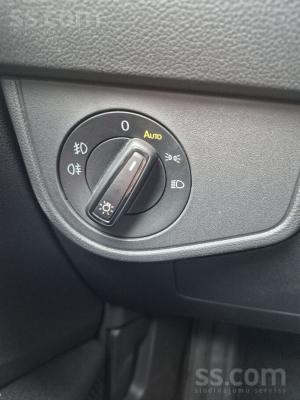 Balts Volkswagen Taigo 2023 Rīga, ar dzinēja tilpumu 1.00 L un nobraukumu 64 tūkst. km par 17300 €, foto 17 vietnē AUTOMOTO.COM.LV