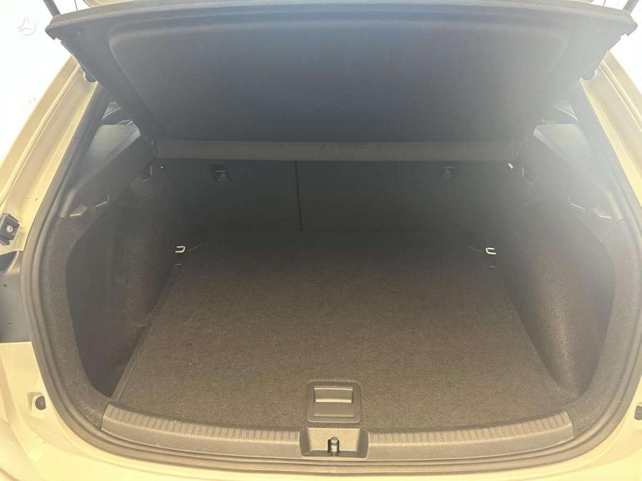 White Volkswagen Taigo 2023 in Panevezys, with an engine capacity of 1.50 L and mileage of 27 thousand km for 21900 €, photo 7 on AUTOMOTO.COM.LV