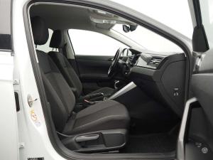 White Volkswagen Taigo 2023 in Vilnius, with an engine capacity of 1.00 L and mileage of 77 thousand km for 16500 €, photo 10 on AUTOMOTO.COM.LV